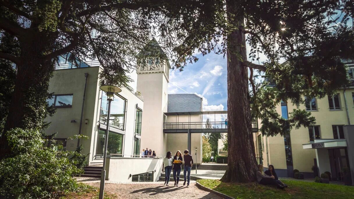 Bachelor's in Computer Science Online at IU University of Applied ...